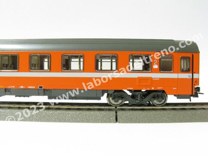 Roco - 45714 Carrozza di 2° cl. Eurofima FS, livrea arancio, logo TV ...