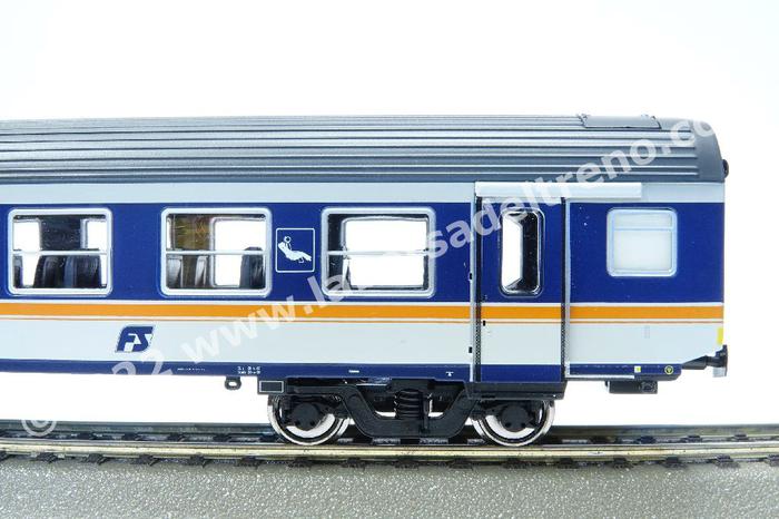 Vitrains - 3270 Carrozza a salone FS tipo MDVE di 1° cl. 'Poltrone ...