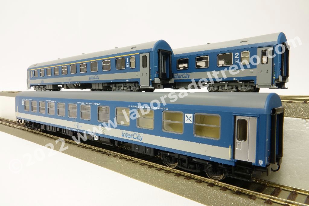 Acme - 55263 Set Intercity MAV, con una 1a cl. Apee, una 2a cl. Bpee e una ristorante tipo ...