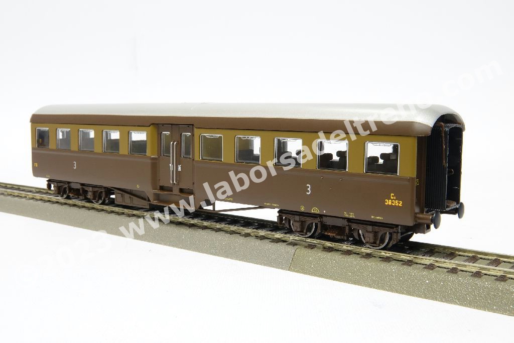 Os.kar - 3305 Carrozza a carrelli FS Italia tipo corbellini di 3° cl ...