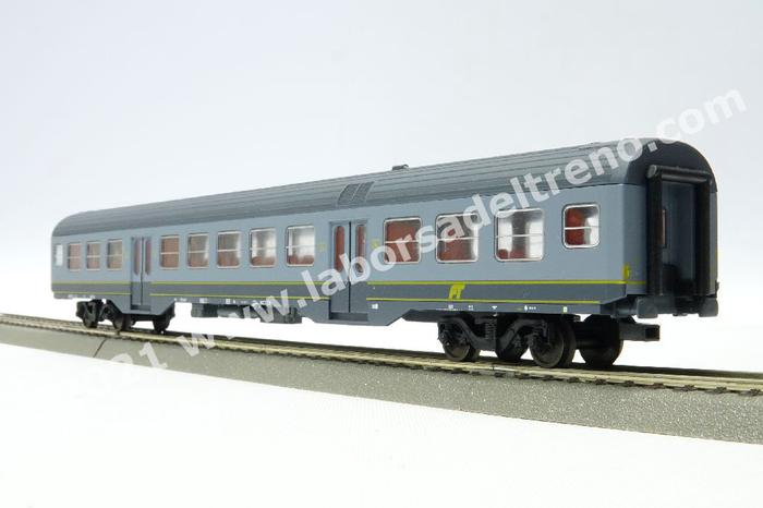 Lima - 309664K Carrozza Medie Distanze di 2a cl. Ferrovia Bari Nord ...