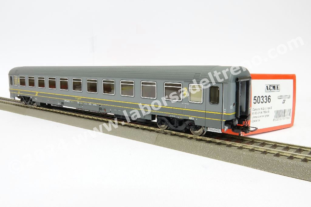Acme - 50336 Carrozza tipo Z di 2a cl. FS, livrea bigrigio, logo XMPR ...