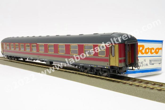Roco - 44715ILL Carrozza FS tipo X di 1a/2a cl., livrea grigio/rosso ...