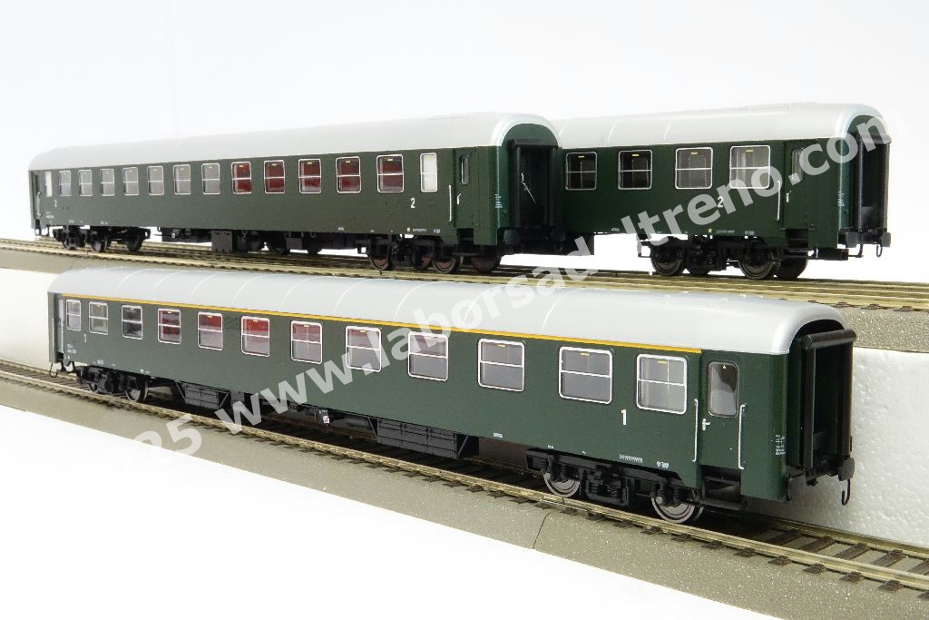 Jaegerndorfer - 90500 Set tre carrozze a carrelli a scompartimenti OBB ...