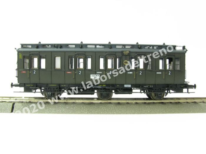 Roco - 44526 Carrozza a 3 assi di 2a cl. DRG, livrea verde, ep. II