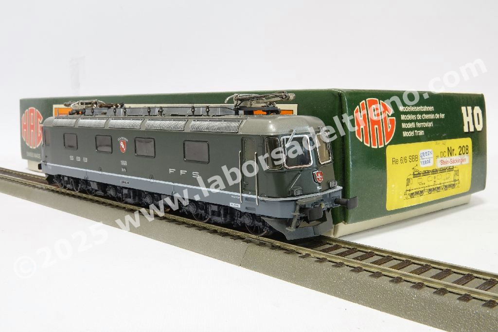 Hag - 197 Loco el. Re 6/6 delle SBB, livrea verde con fari rettangolari, ep. IV/V