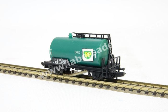 Herkat - 1402 Cisterna a 2 assi DB pulisci binari della BP - scala N