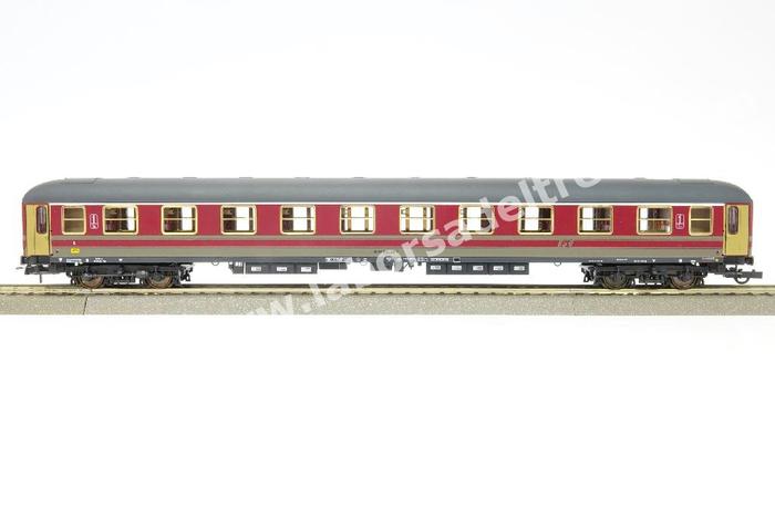 Roco - 44714 Carrozza di 1a cl. FS tipo X, livrea grigio/rosso fegato, logo inclinato, porte ...
