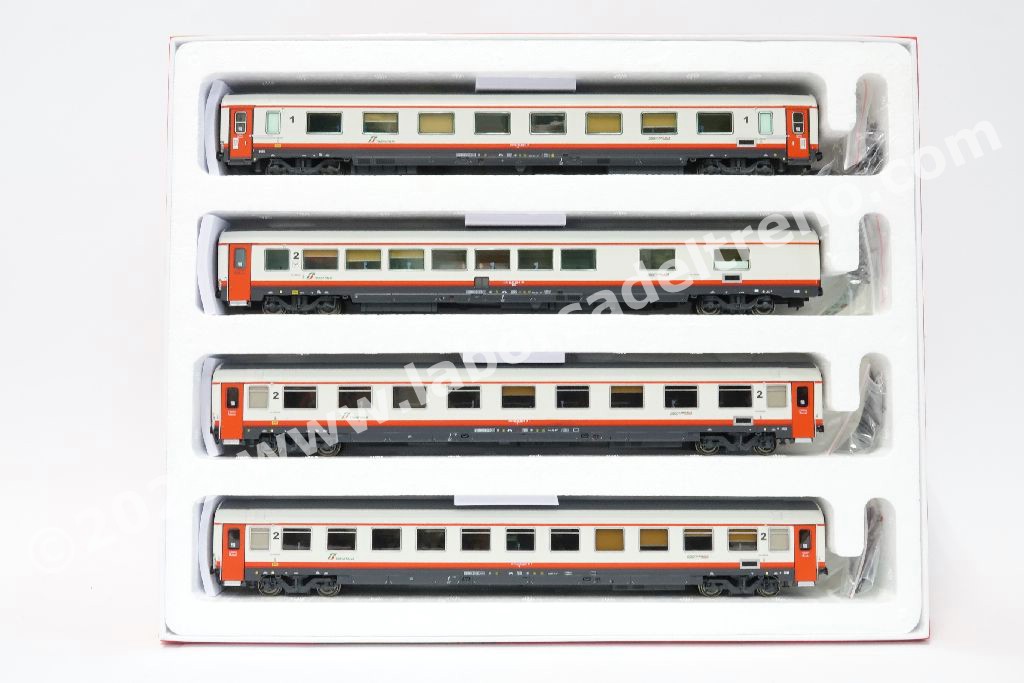 Acme - 55284 Set Frecciabianca con una 1a cl., una seconda trasporto disabili BRH e due 2a cl ...