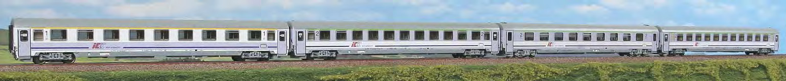 Acme - 55258 Set EC 104/105 'Sobiesky', delle PKP, composto da una carrozza di 1a cl. e tre ...